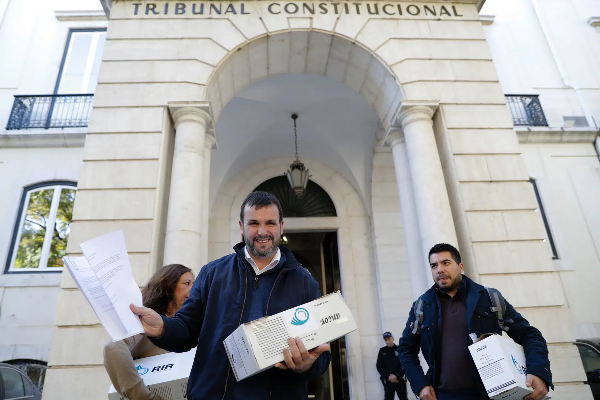 Tino de Rans formaliza partido RIR - SIC Notícias