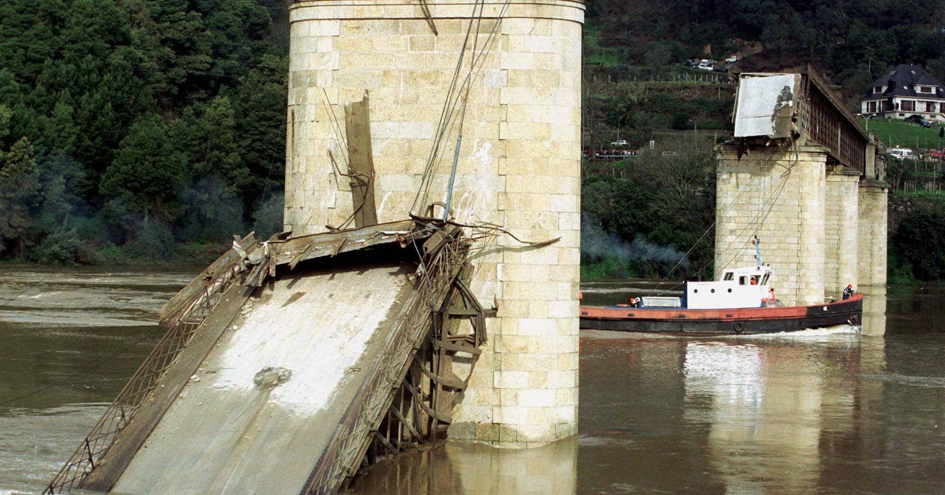 18 anos após a tragédia de Entre-os-Rios ainda há promessas por cumprir ...