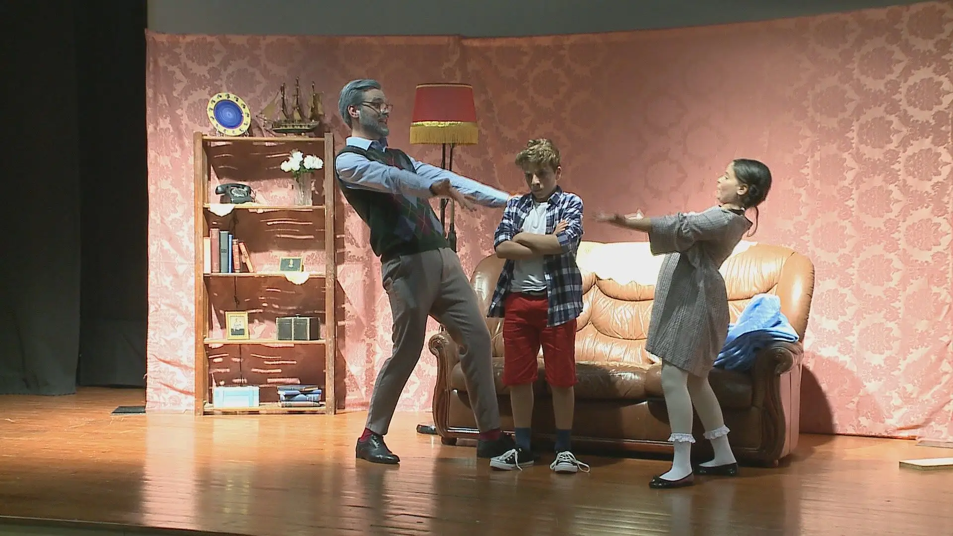 “A’vós Avós - O Musical” sobe ao palco para peça sobre universo digital ...