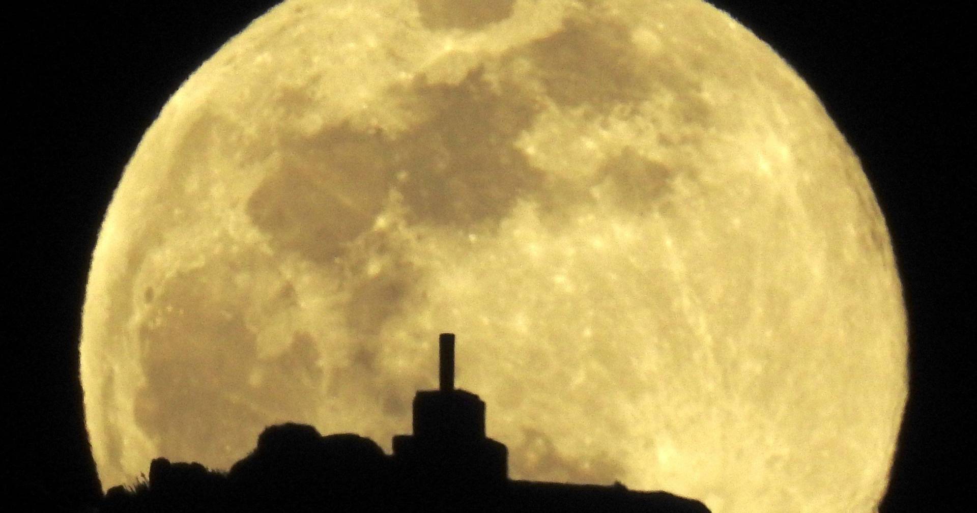 As fotos da última Super Lua de 2019 - SIC Notícias