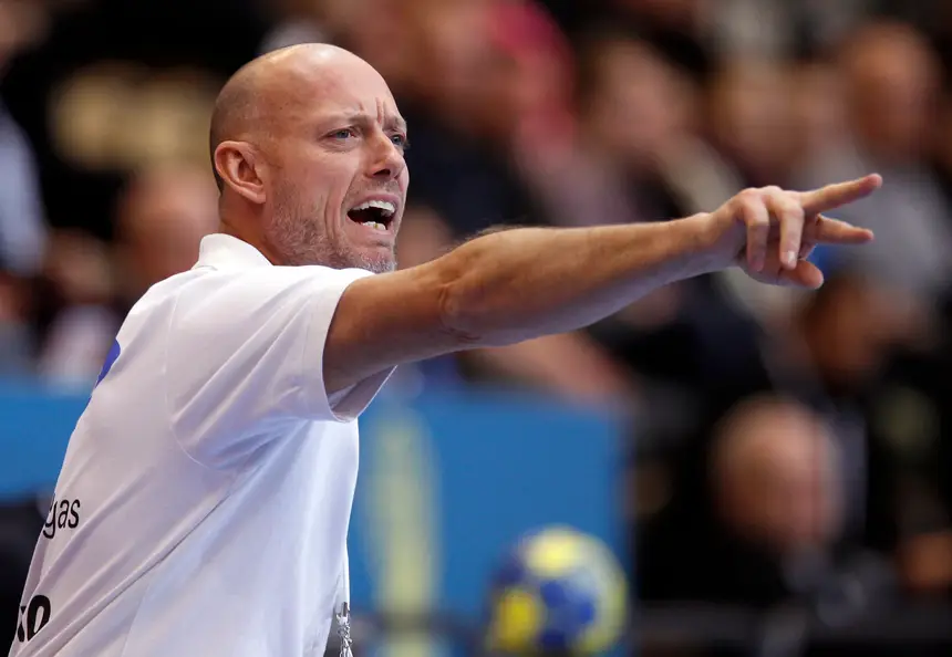 SIC Notícias | Treinador de andebol Magnus Andersson renova com o FC ...