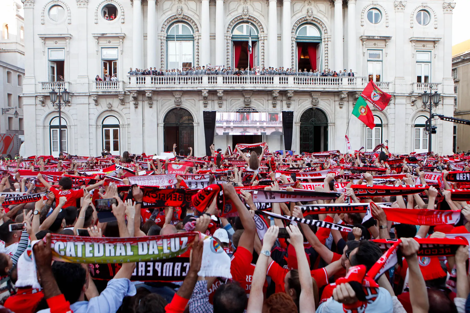 Benfica homenageado na Câmara de Lisboa - SIC Notícias