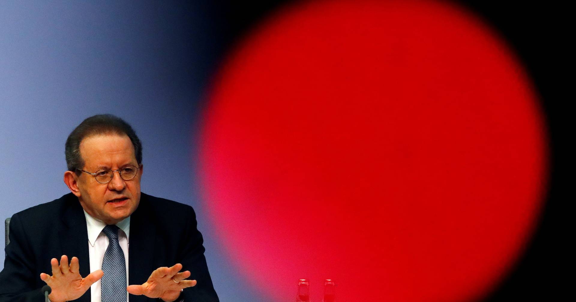 Marques Mendes diz que Constâncio foi "verbo de encher" - SIC Notícias