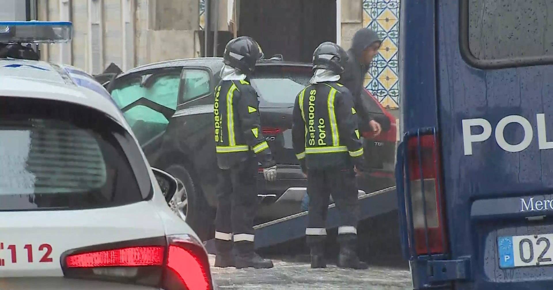 Duas pessoas morreram num acidente no Porto - SIC Notícias