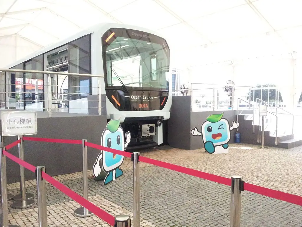 Macau tem a primeira linha de metro a funcionar - SIC Notícias