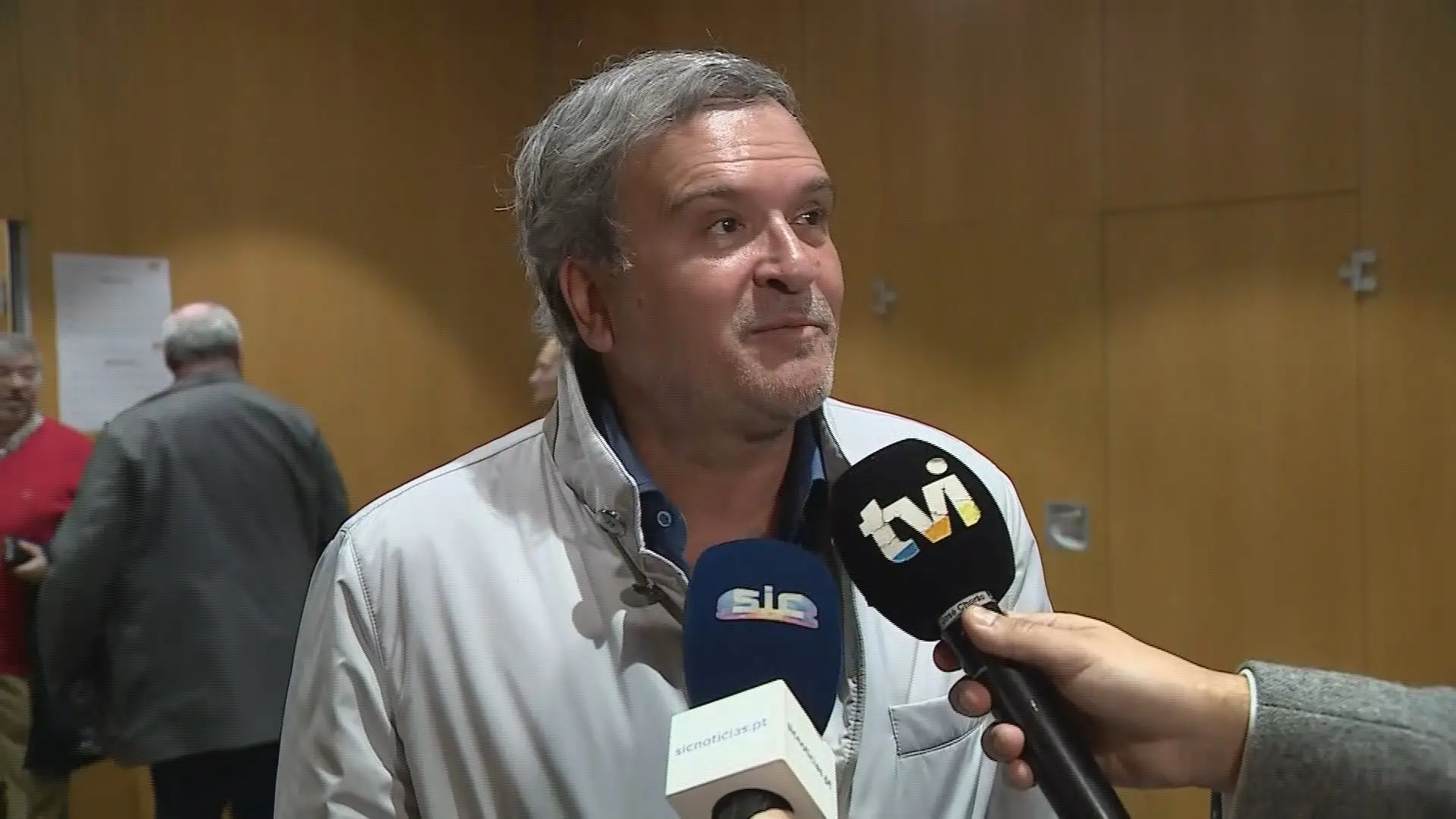 Miguel Relvas diz que PSD precisa de uma liderança nova - SIC Notícias