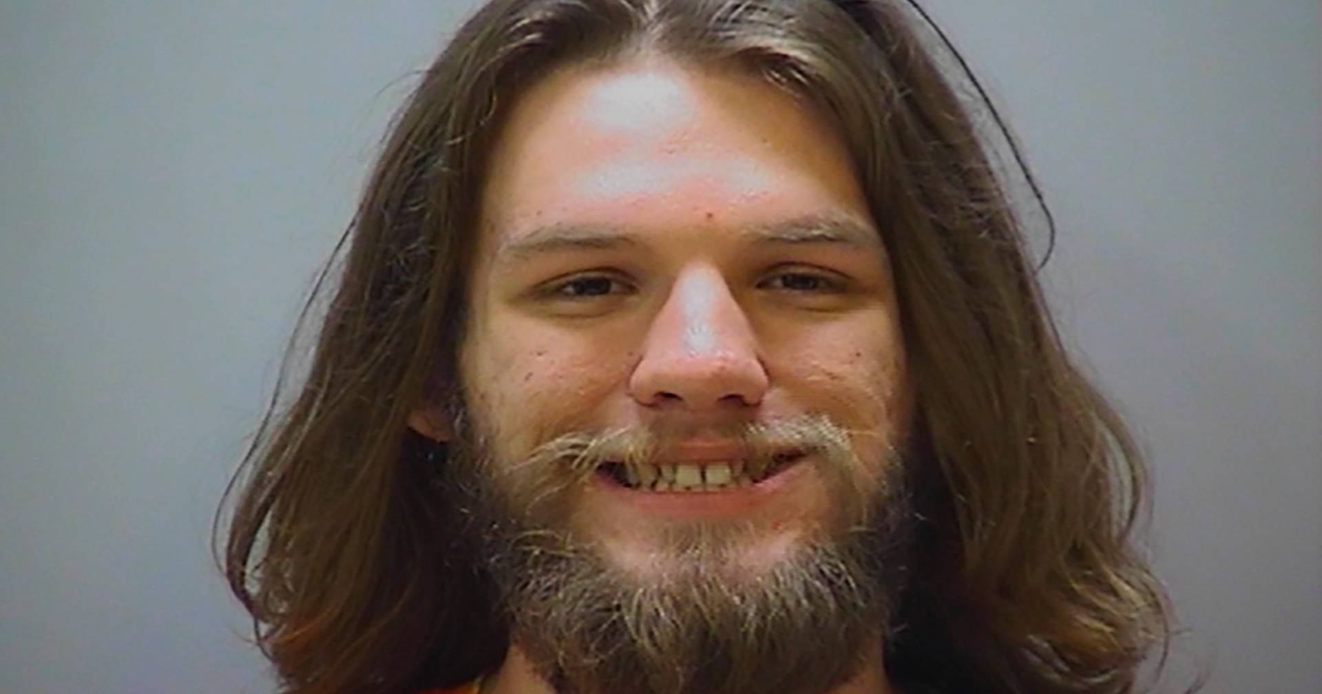 Norte-americano detido por fumar um charro em tribunal - SIC Notícias