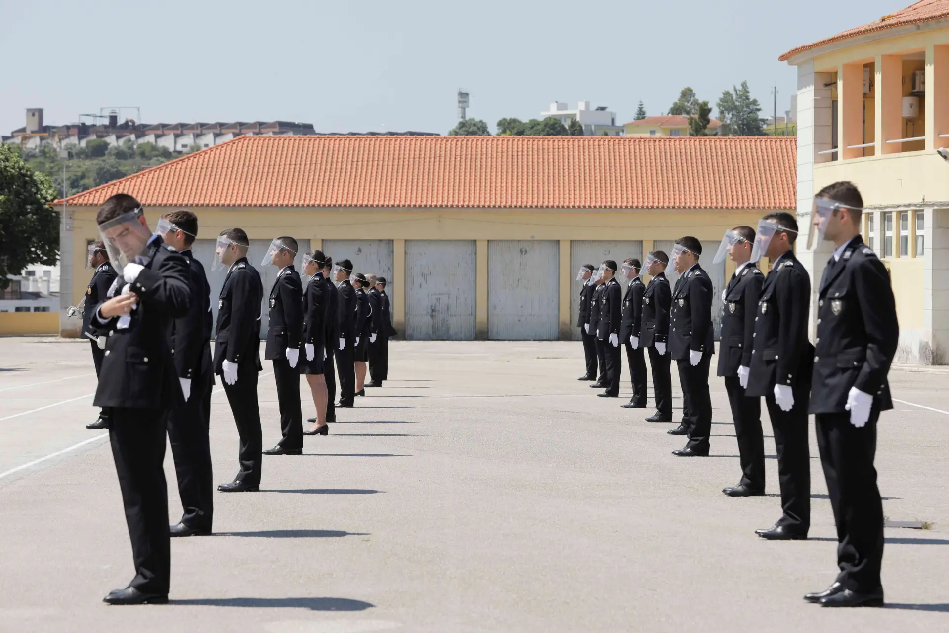 Novos agentes da PSP prestaram compromisso de honra numa cerimónia ...