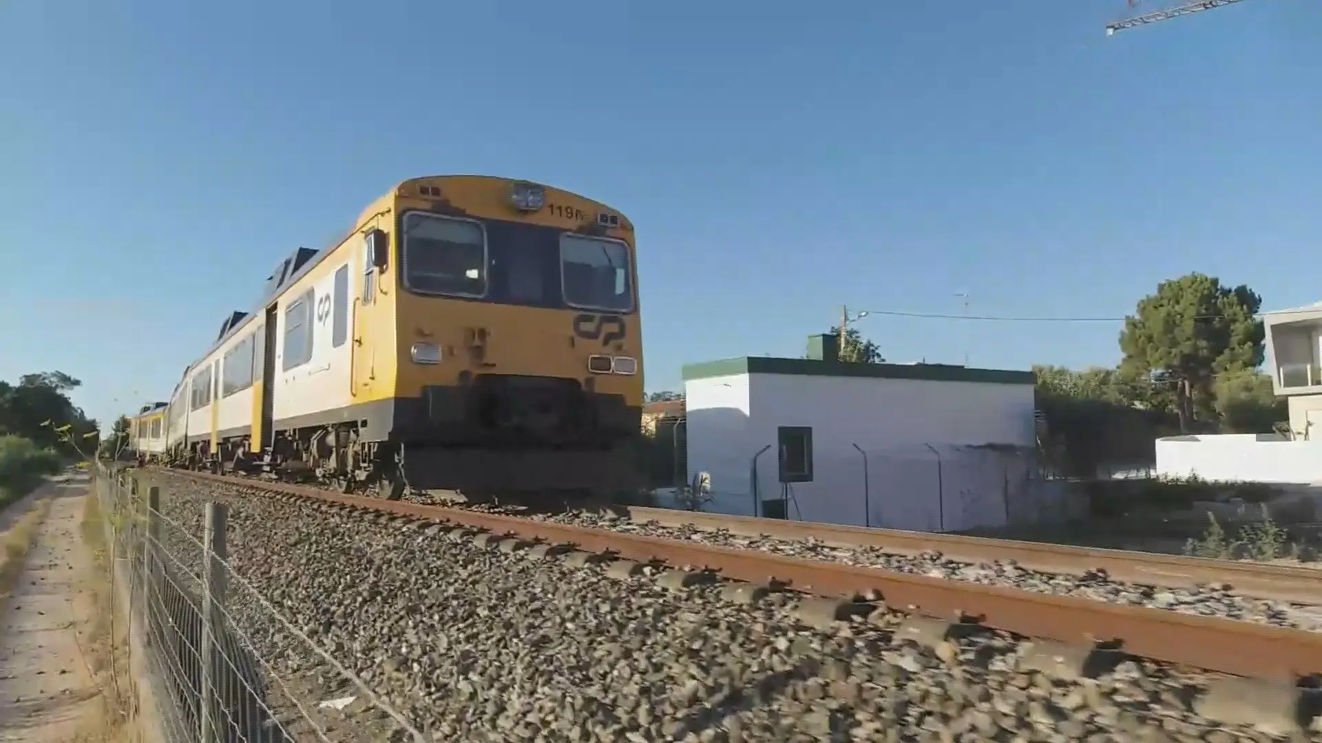 Começaram as obras de requalificação da Linha do Oeste - SIC Notícias