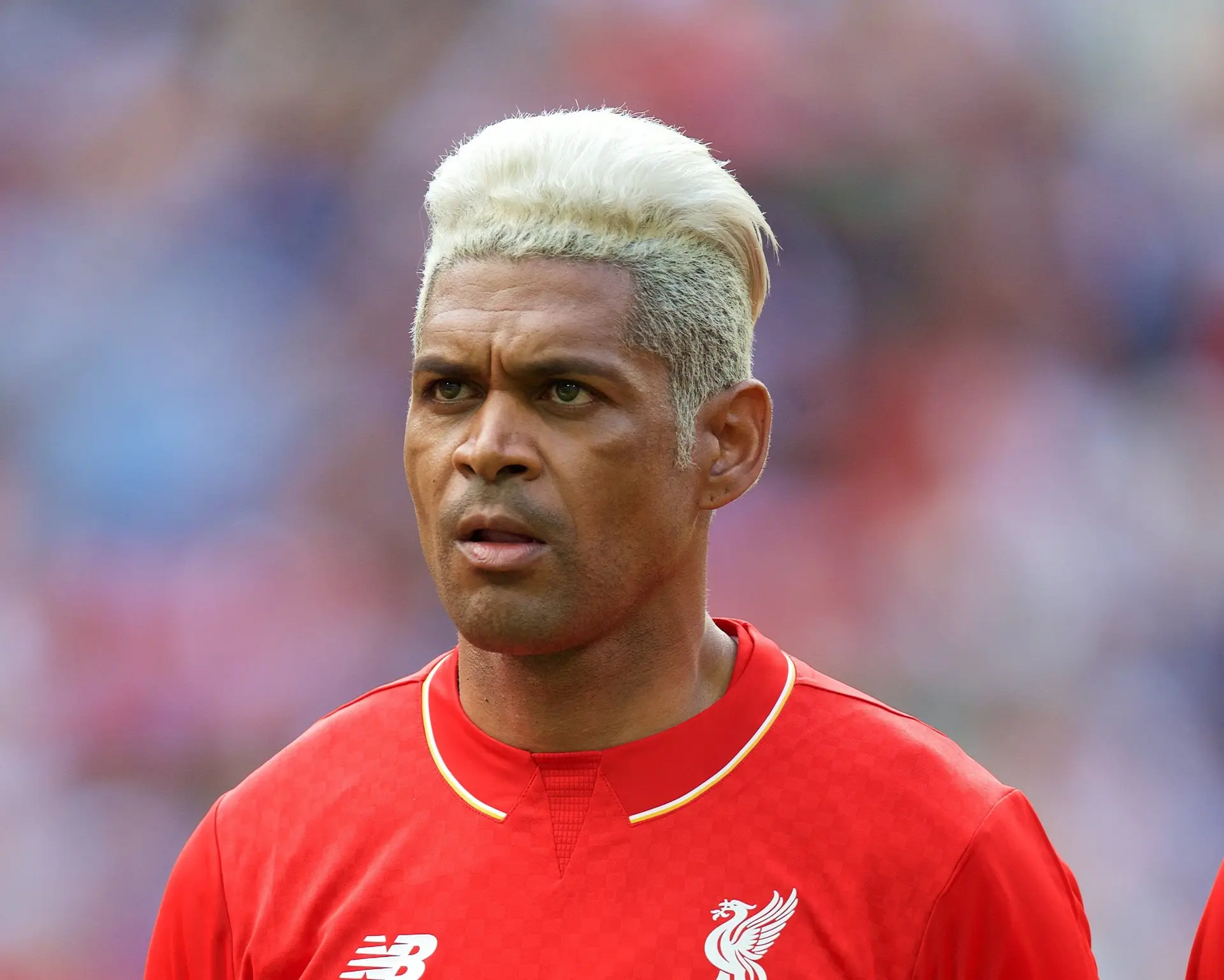 Abel Xavier junta-se a campanha da FIFA contra violência doméstica em África - SIC Notícias