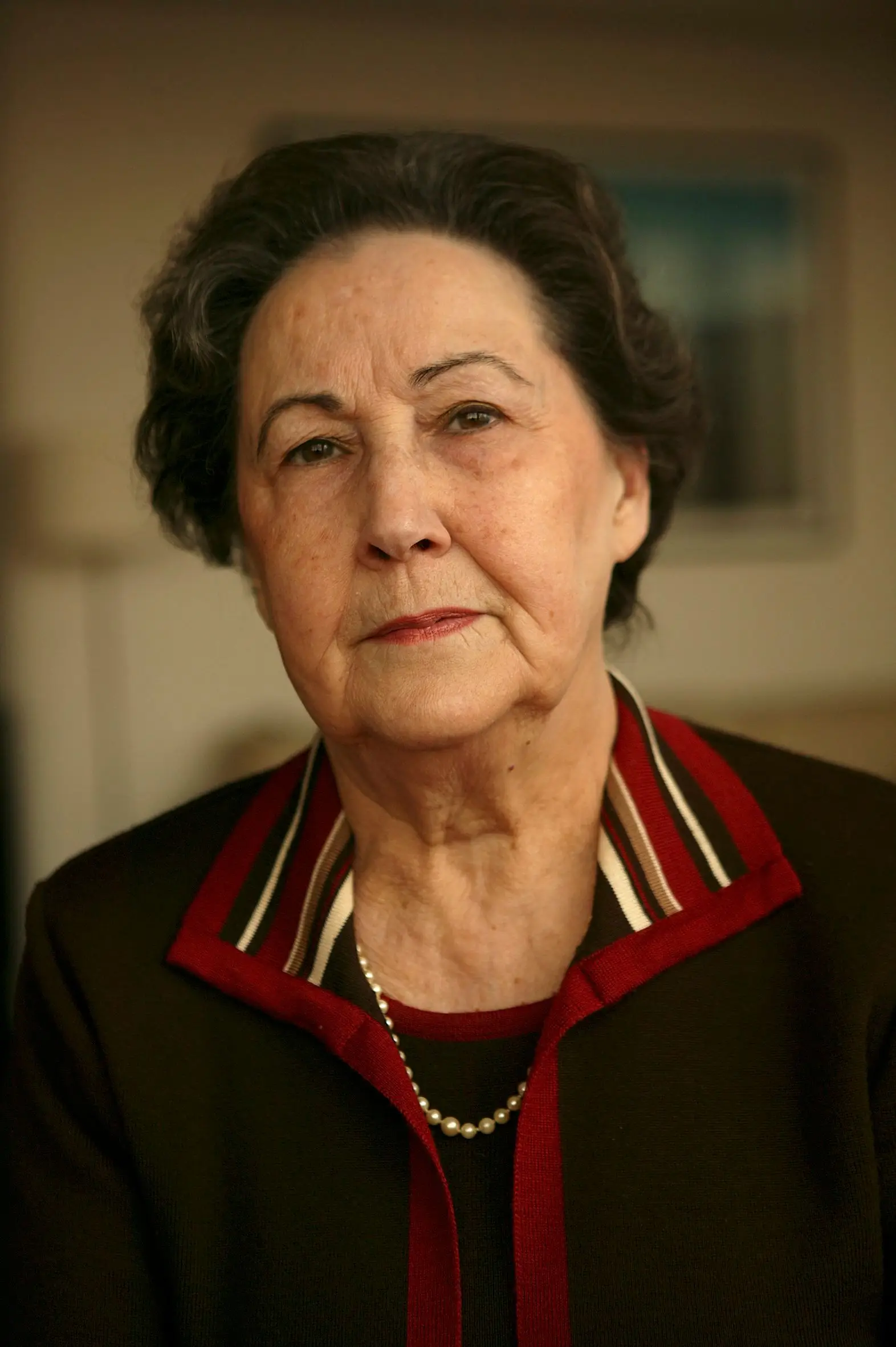 Morreu a escritora Helena Marques aos 85 anos - SIC Notícias