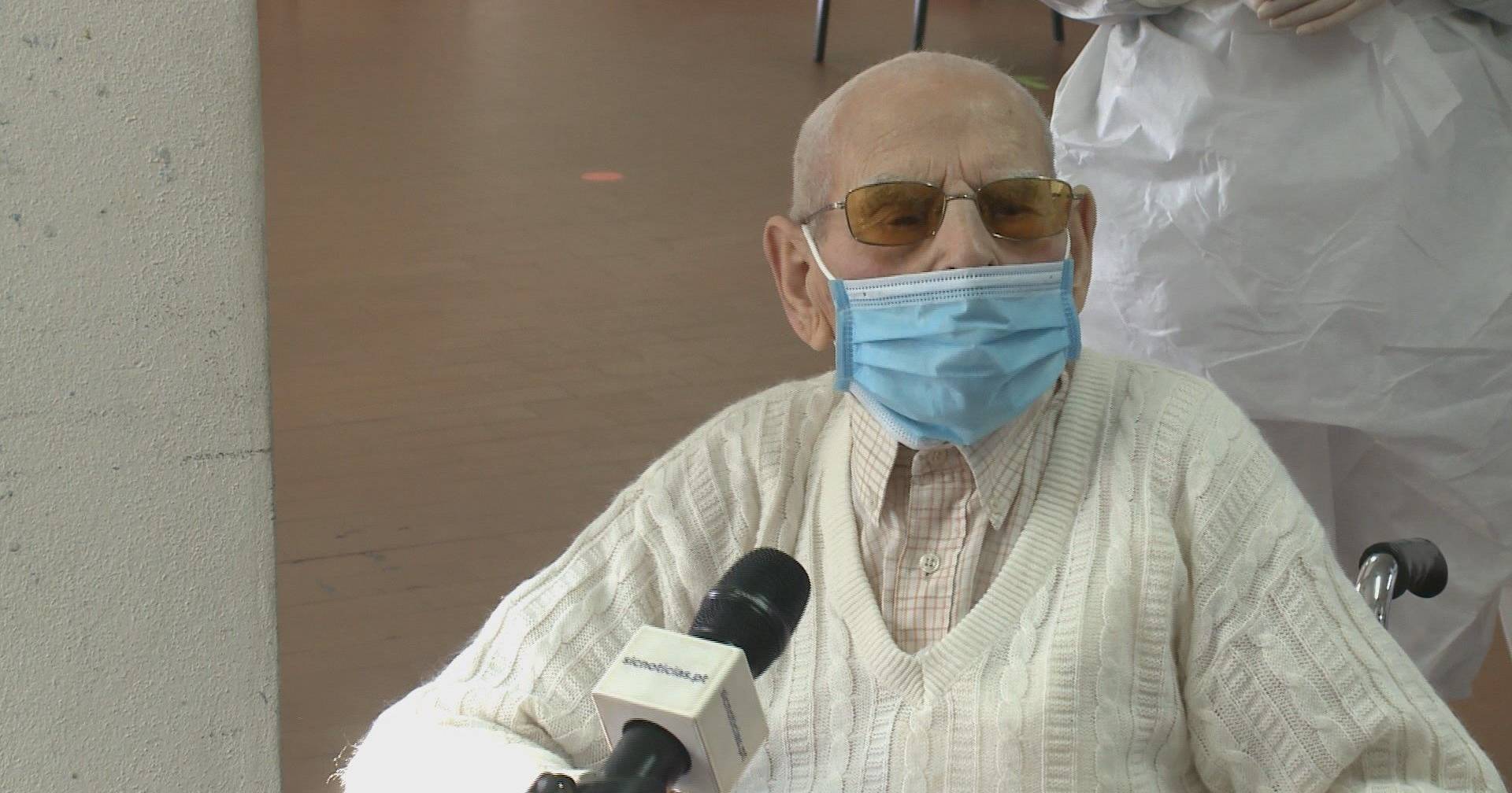 Covid-19. Primeiro vacinado nos lares da Guarda tem 103 anos e nunca ...