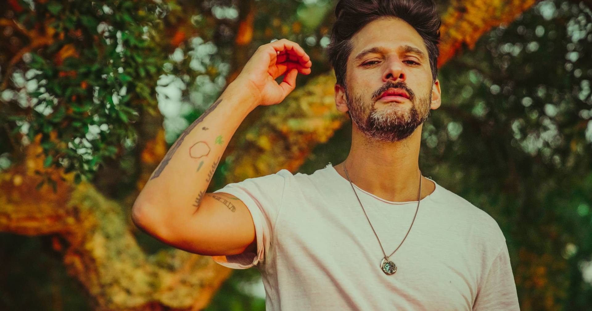"Murais" é o disco de estreia de Hélio Morais - SIC Notícias