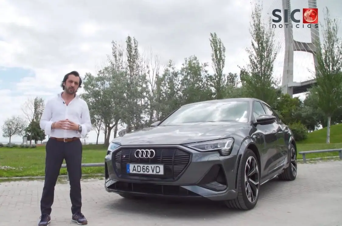 Ao volante do Dacia Spring e Audi E-tron Sportback - SIC Notícias