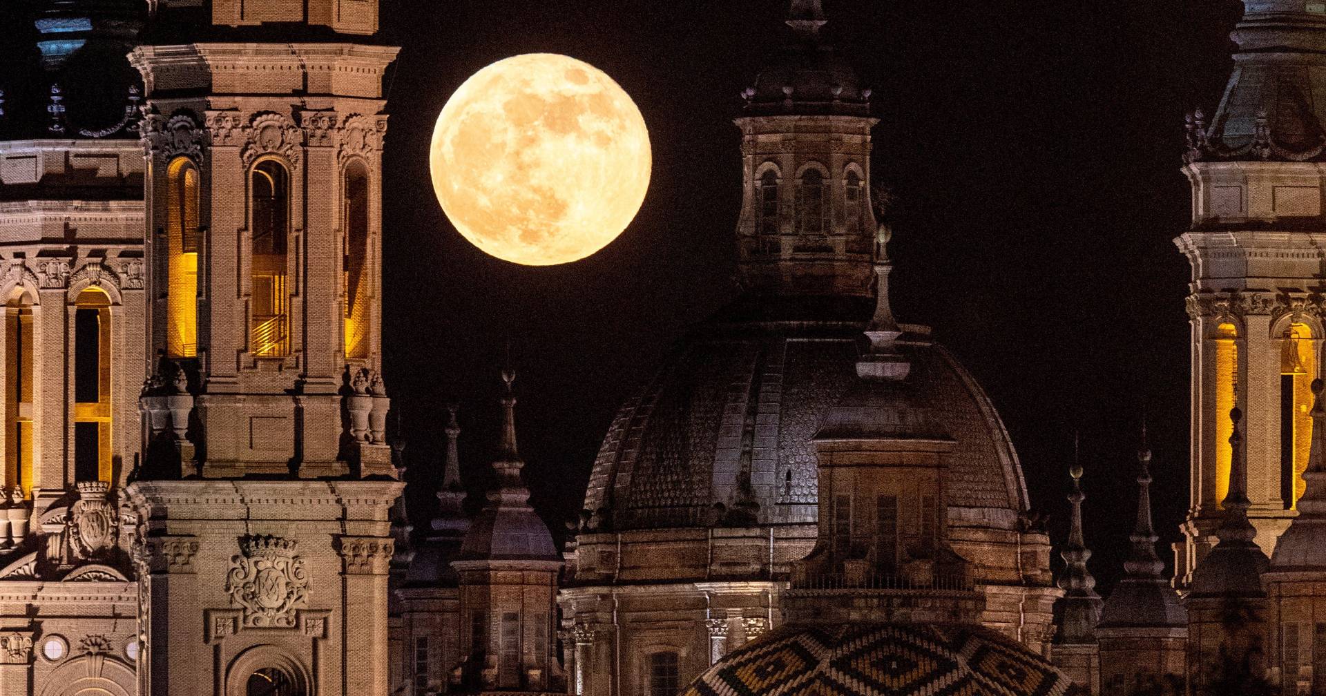 A maior e mais brilhante Super Lua de 2021 - SIC Notícias