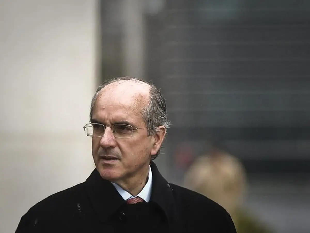 PJ informa que Rendeiro não tem dupla nacionalidade - SIC Notícias