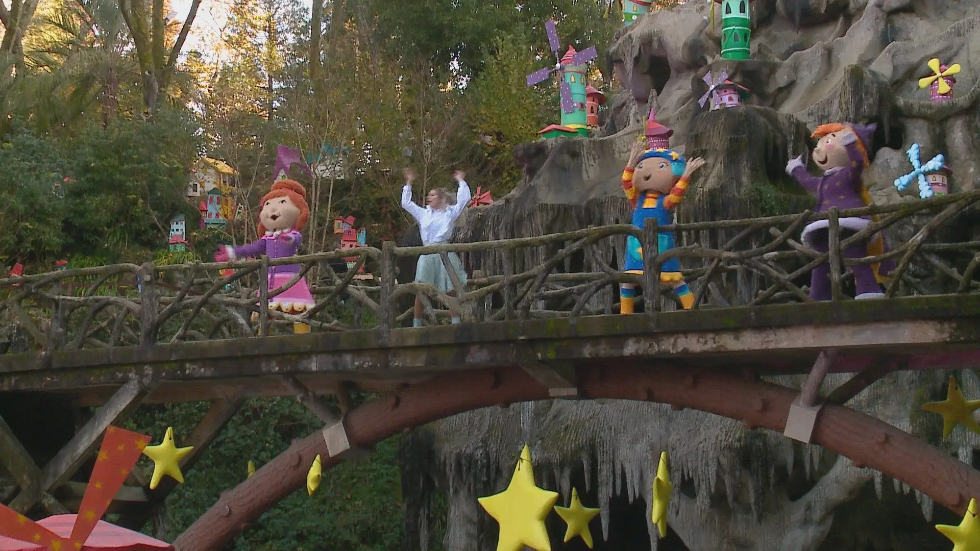 "Perlim": pista de gelo, mercado e circo animam o parque natalício da ...