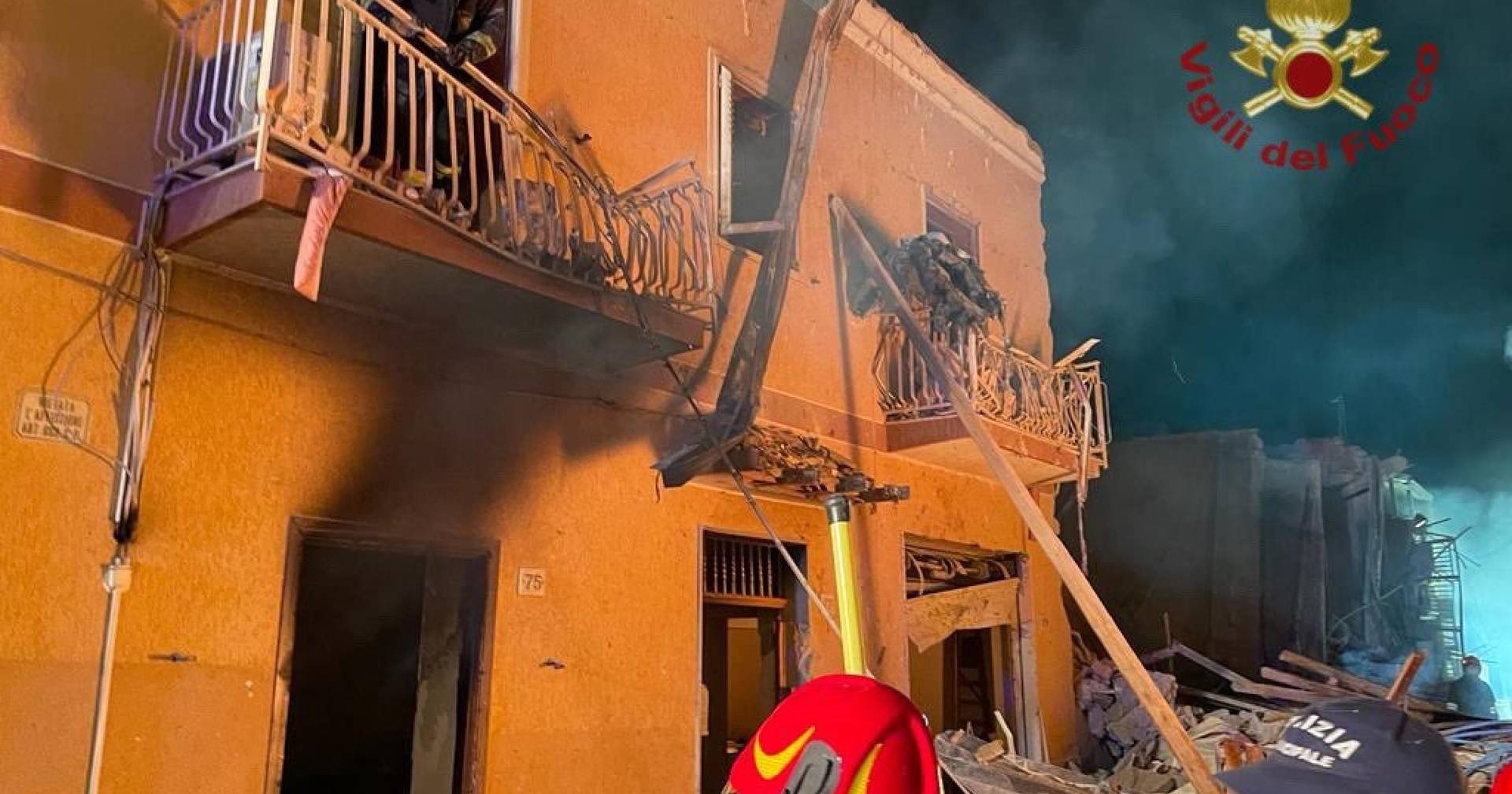 Quatro mortos e cinco desaparecidos em colapso de edifício na Sicília ...