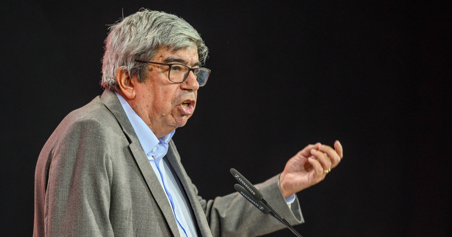 Ferro Rodrigues admite que PS e PSD poderão ter de avançar com uma ...
