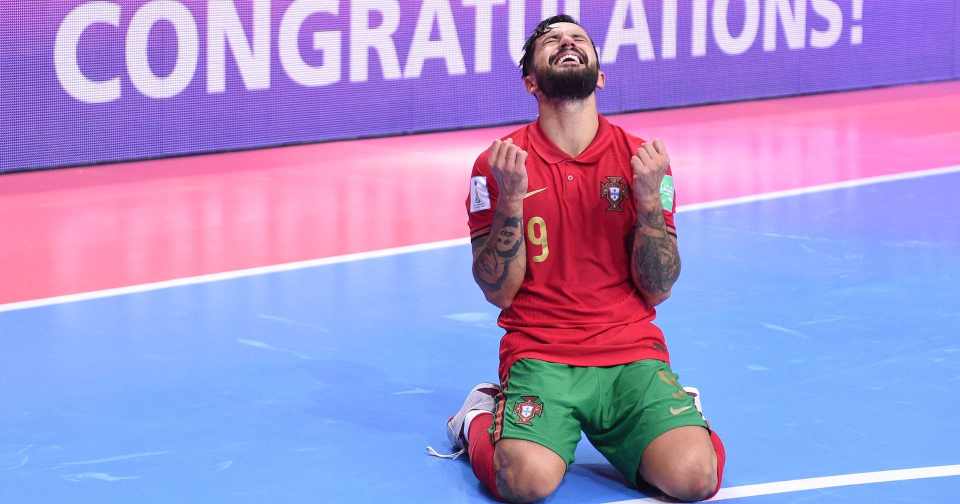 A entrevista a João Matos, capitão dos campeões da Europa - SIC Notícias