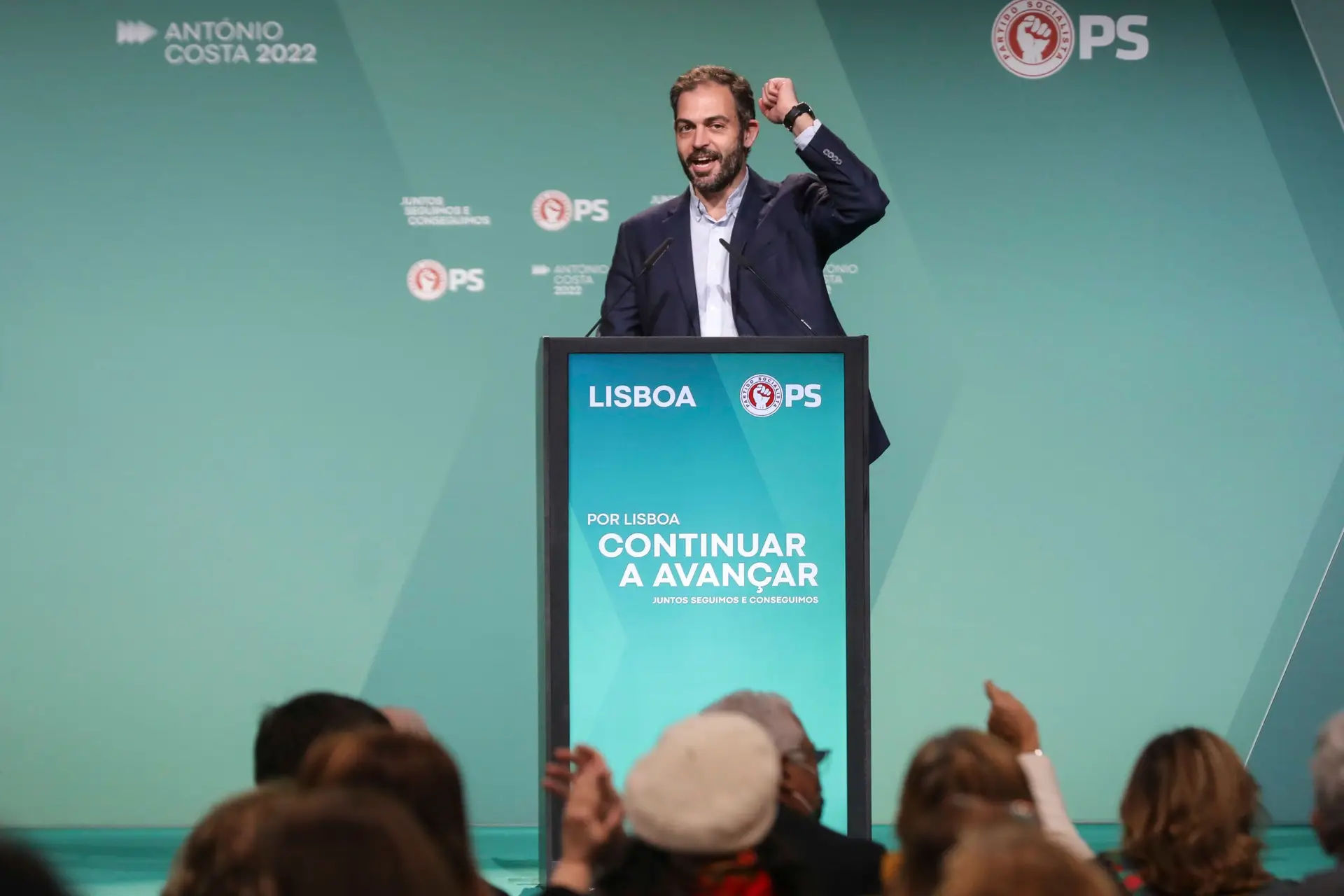 Duarte Cordeiro, o homem a quem Costa agradeceu a maioria absoluta ...