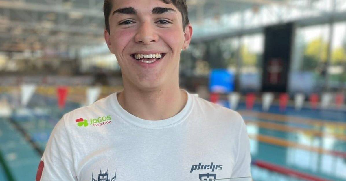 Diogo Ribeiro bate recorde dos 100 metros livres - SIC Notícias