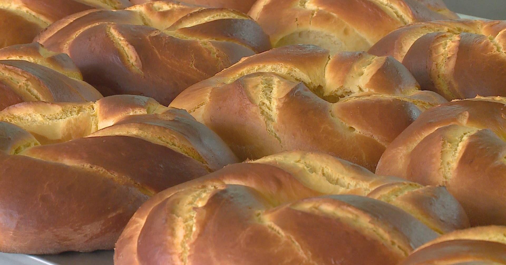 Regueifa doce é o folar da Páscoa em Santa Maria da Feira - SIC Notícias