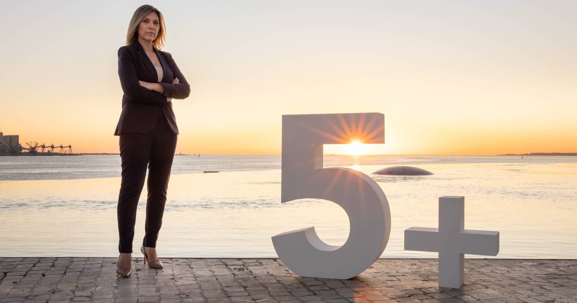 5 + - 5 + - SIC Notícias