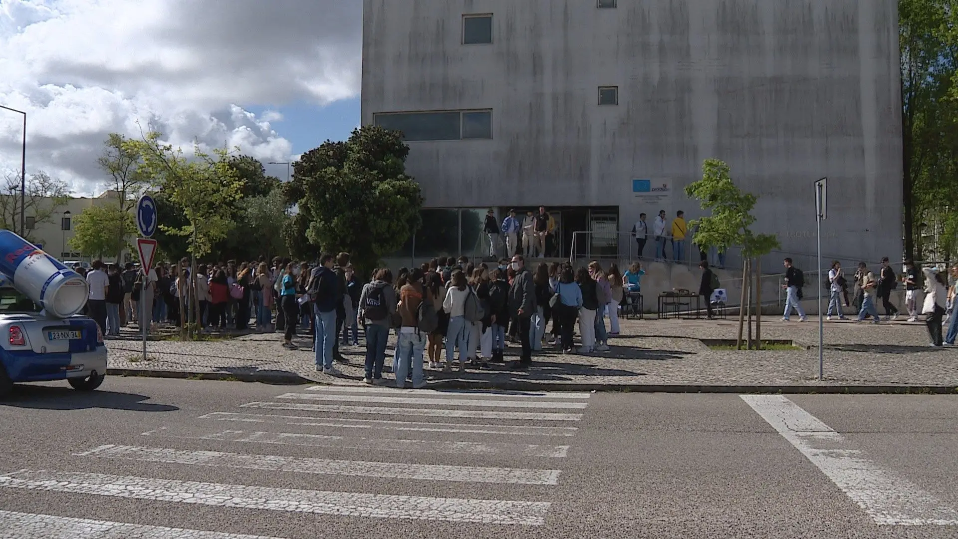Dia aberto da FCT NOVA: faculdade recebeu 5 mil alunos do secundário ...