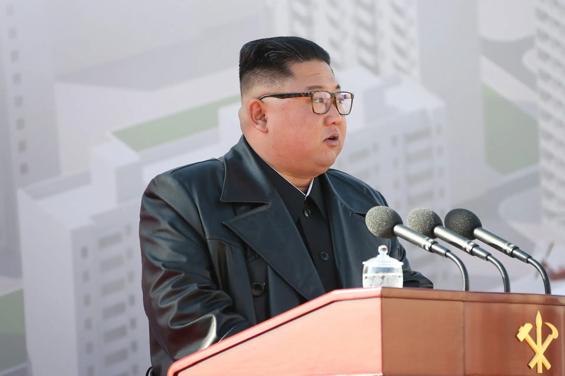 Coreia do Norte anuncia "Hero Kim Kun Ok", o novo submarino de ataque ...