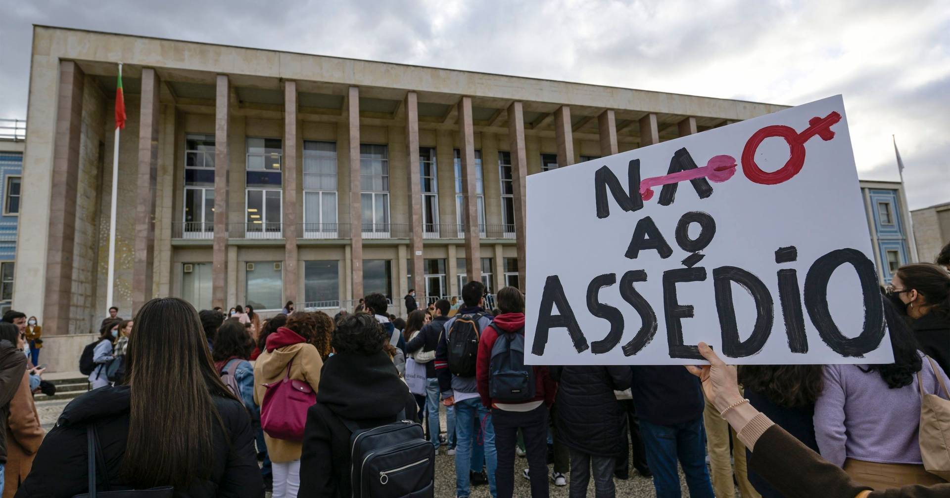 "Academia não assedia": estudantes manifestam-se contra assédio no ...