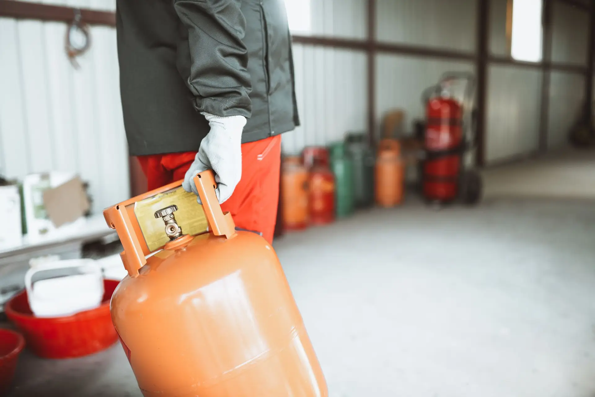 Botija de gás é mais cara na Madeira do que nos Açores? - SIC Notícias