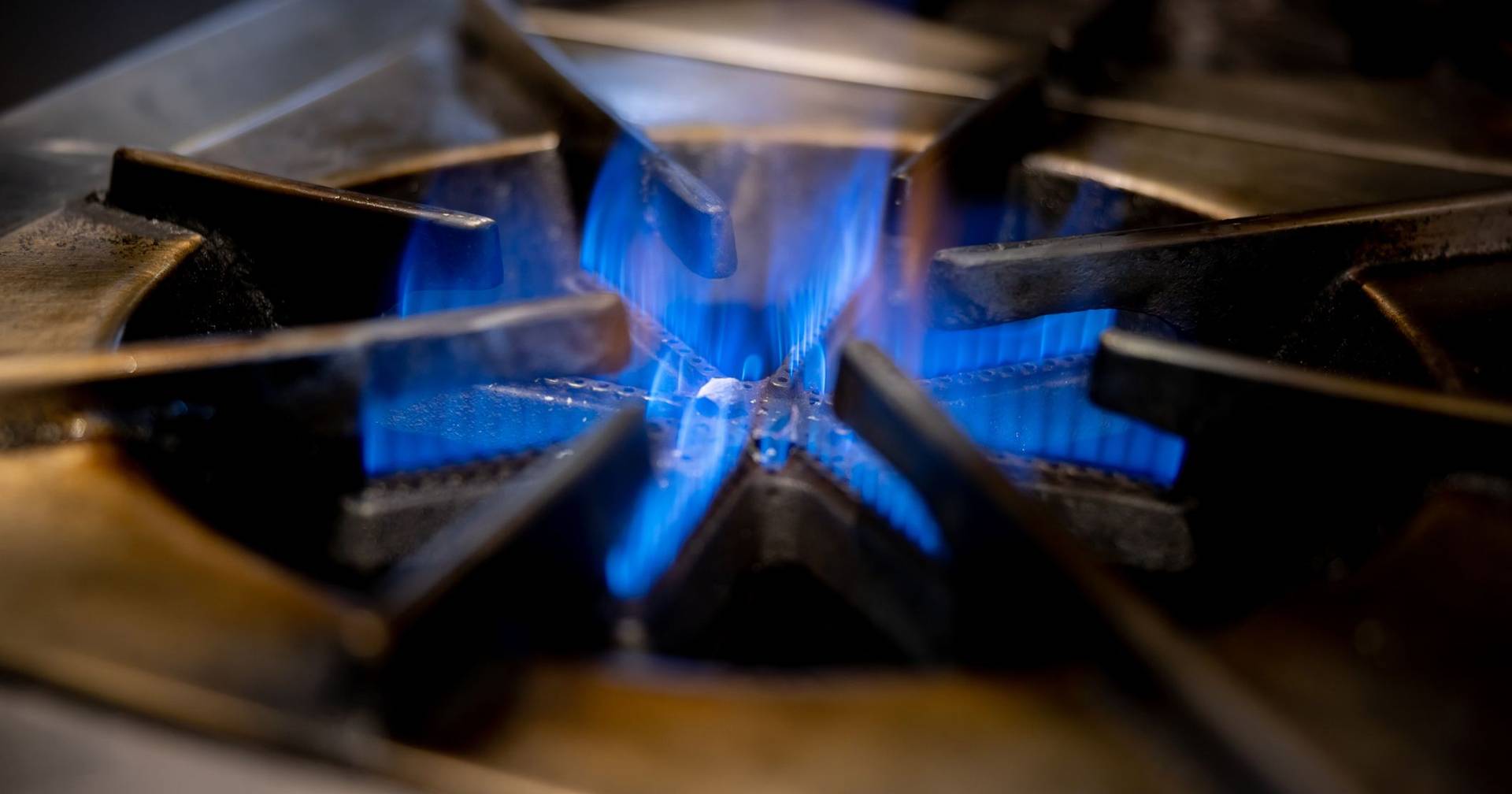 EDP anuncia aumento médio de 30 euros na fatura mensal do gás - SIC ...