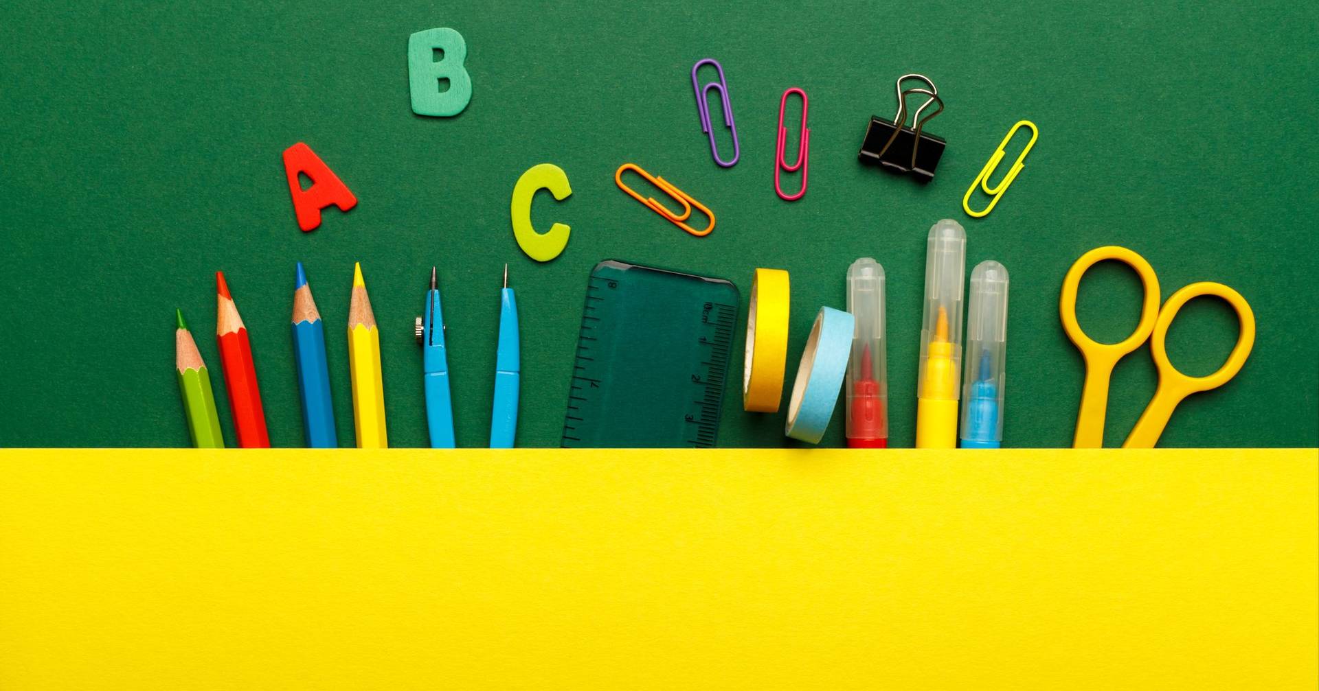 Dicas para poupar na fatura dos materiais escolares - SIC Notícias