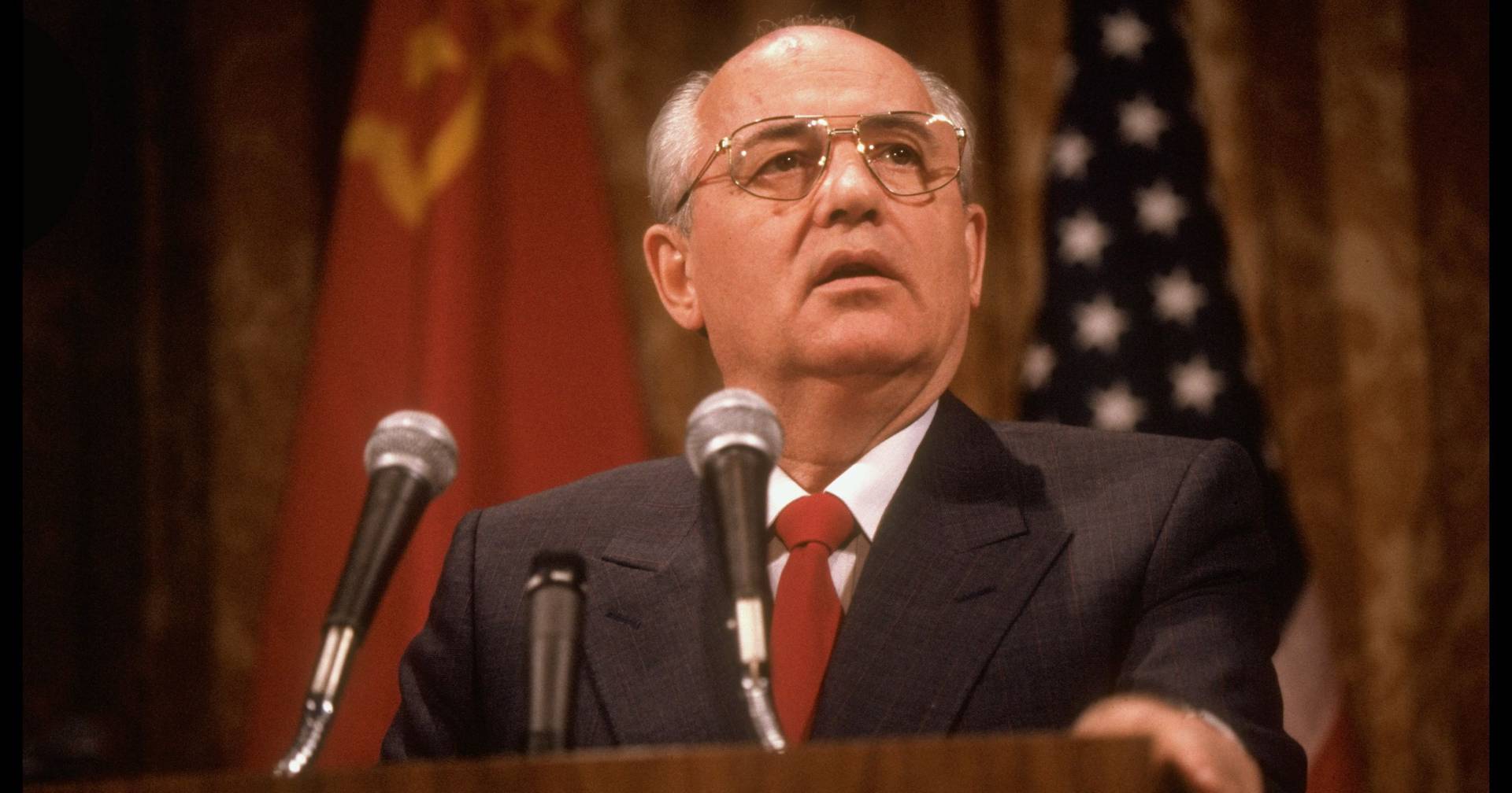 Gorbachev, uma figura controversa aplaudida por uns e criticada por ...