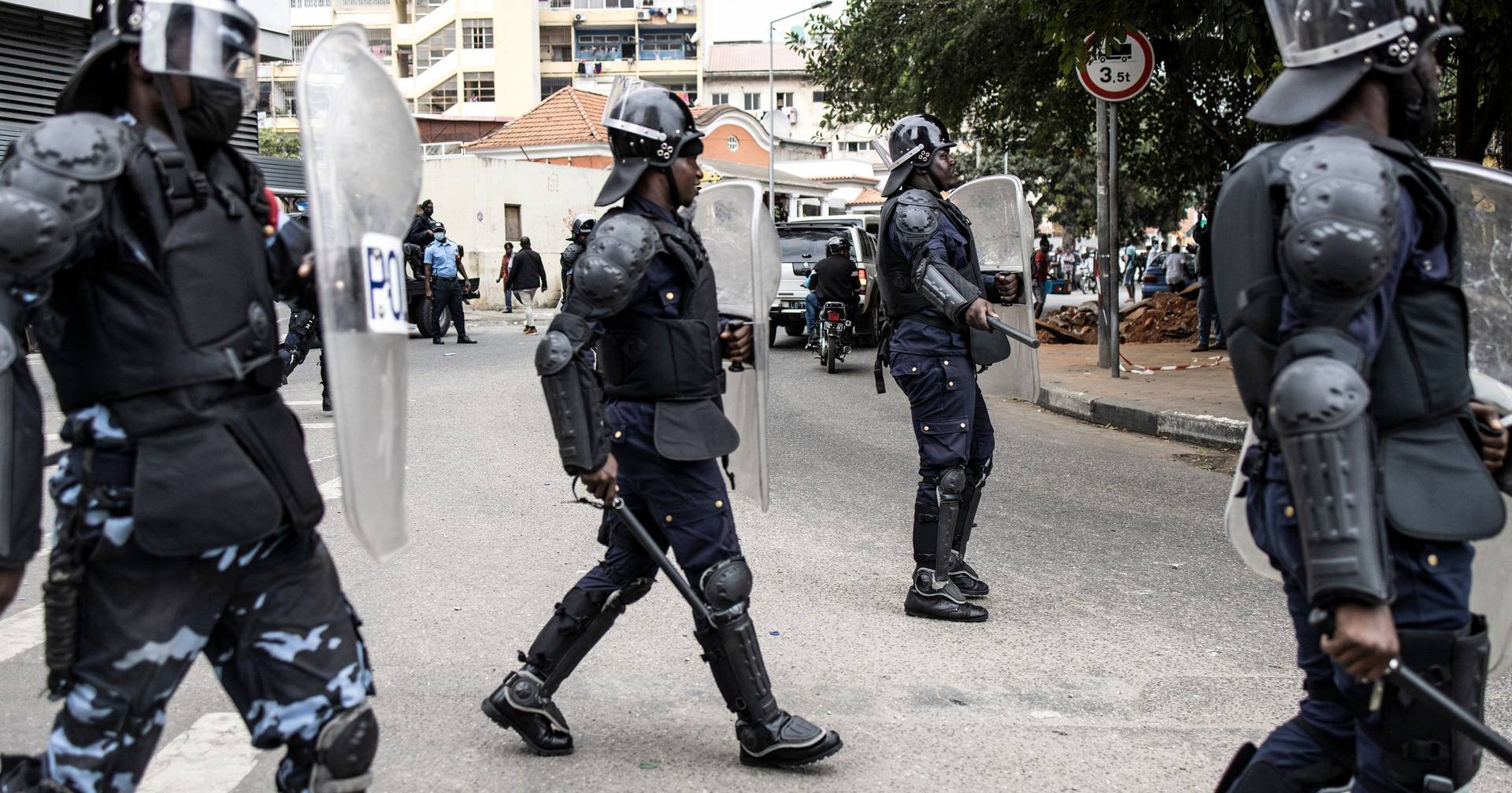 Forças Armadas em Angola em estado de prontidão combativa - SIC Notícias