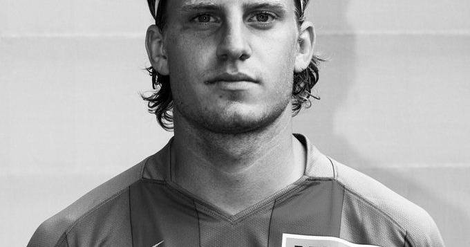 Antigo futebolista suíço morre aos 34 anos - SIC Notícias