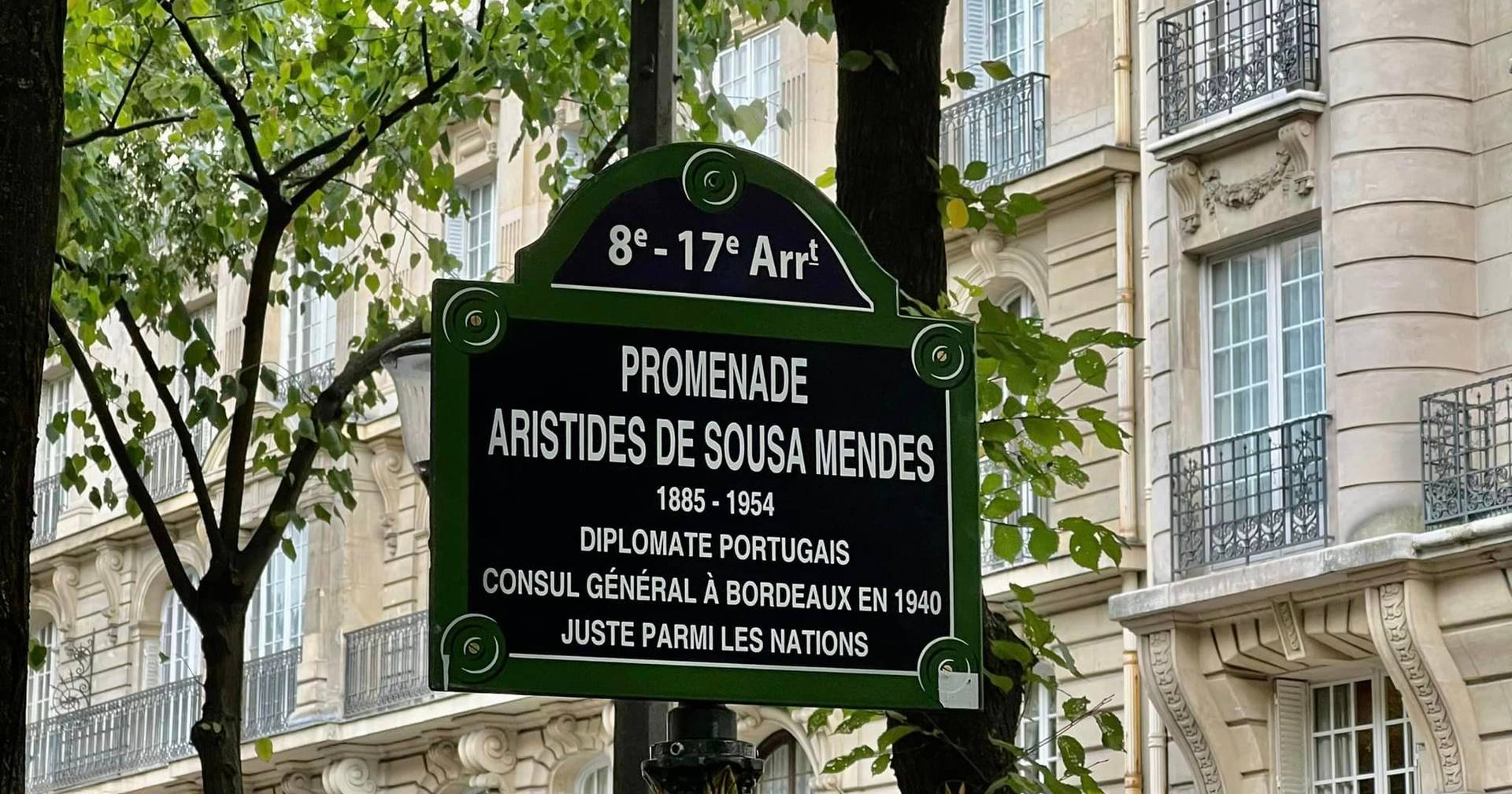 Passeio Aristides de Sousa Mendes inaugurado em Paris - SIC Notícias