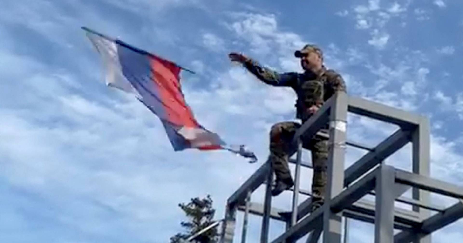 Ucrânia recupera total controlo de Lyman, no Donbass - SIC Notícias