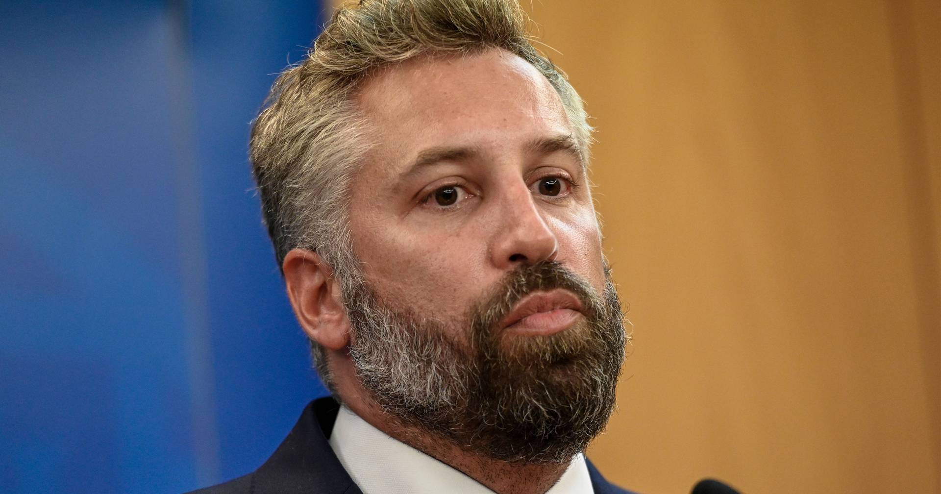 Polémica com Pedro Nuno Santos: líder parlamentar do PS nega ...