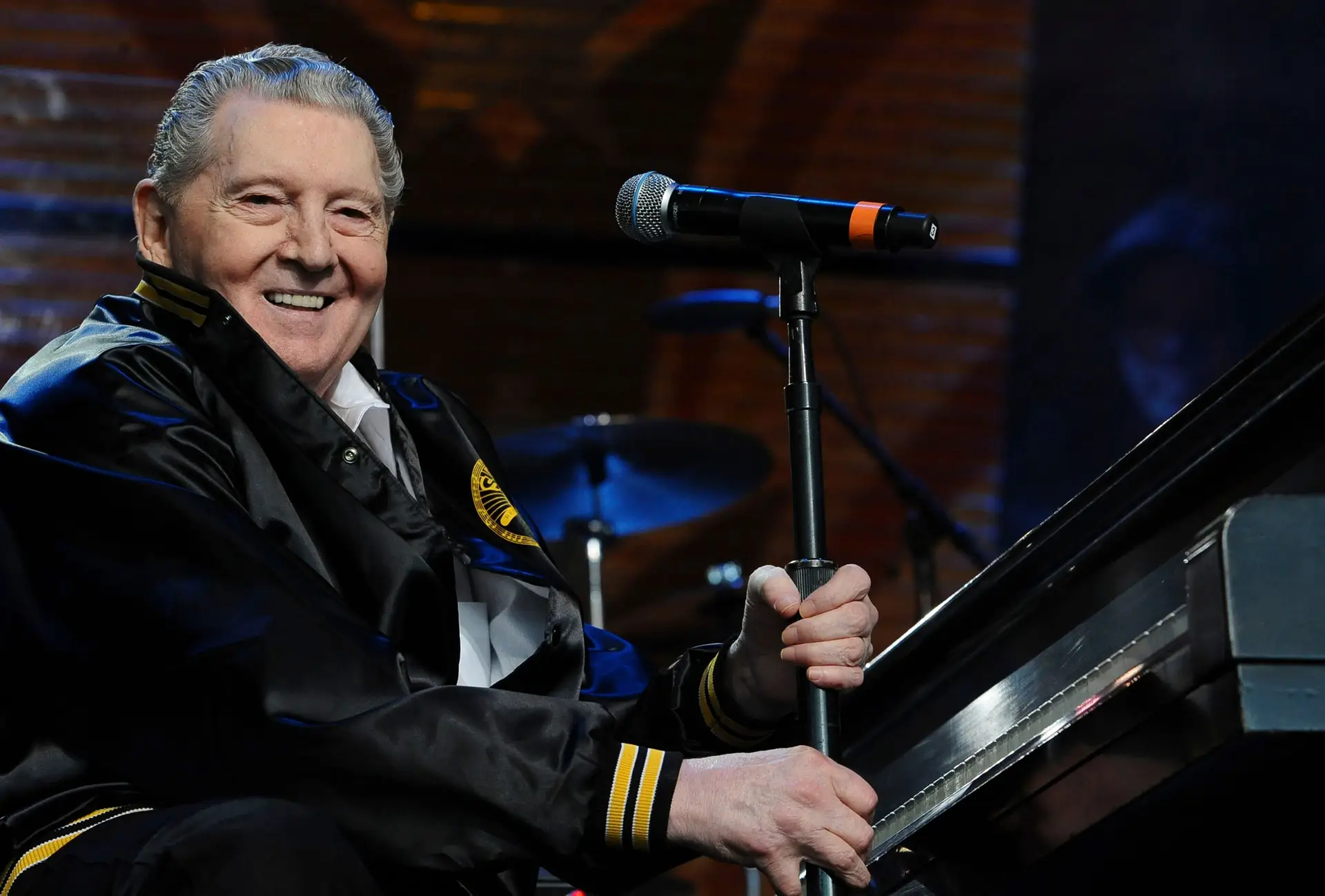 Morreu o cantor Jerry Lee Lewis, ícone do Rock 'n' Roll - SIC Notícias