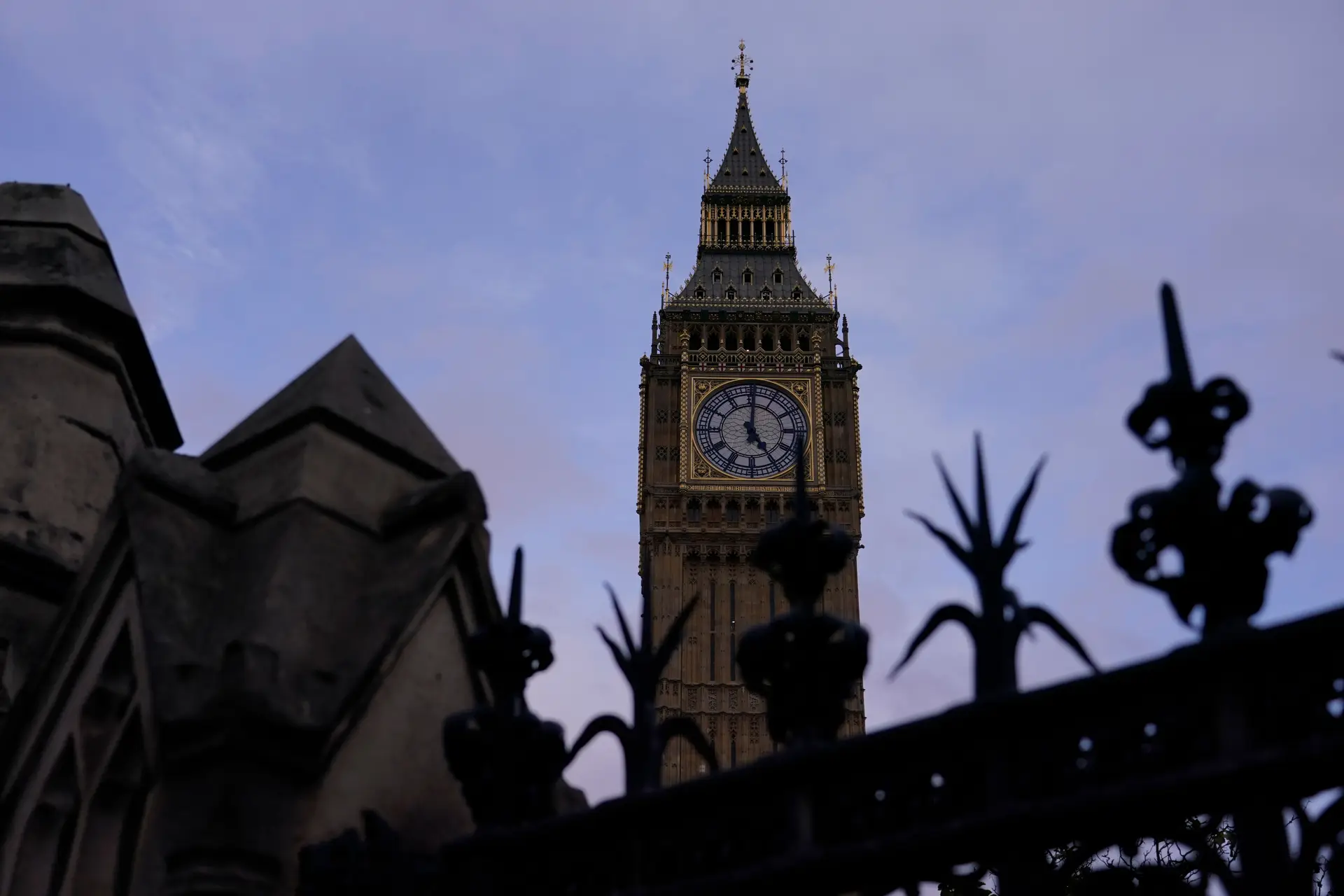Big Ben volta a tocar (regularmente) após cinco anos - SIC Notícias