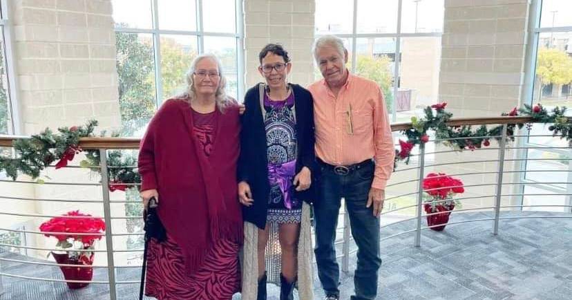 Mulher reencontra família 50 anos depois de ter sido raptada - SIC Notícias