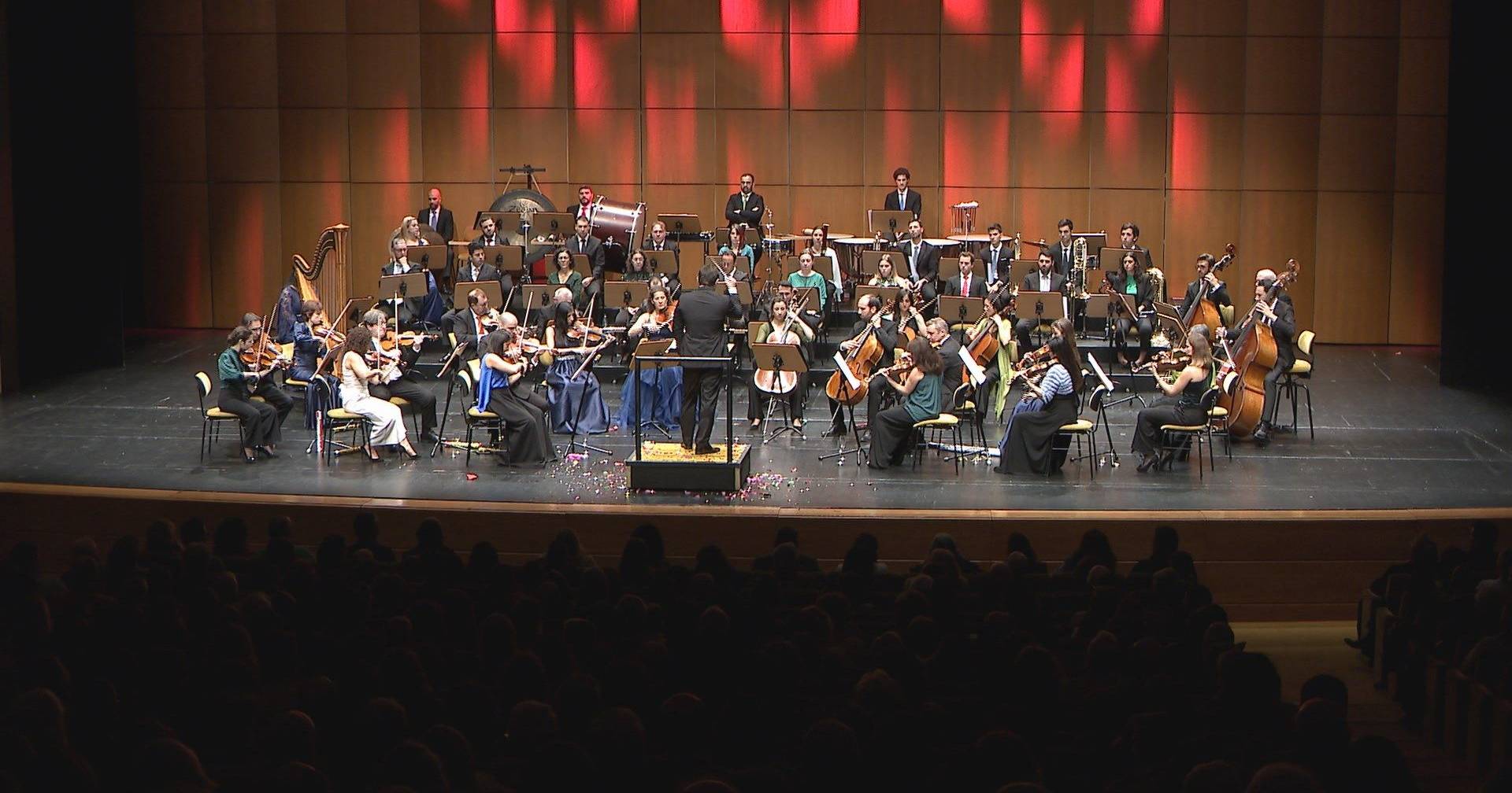 CCB celebra entrada no novo ano com concerto - SIC Notícias