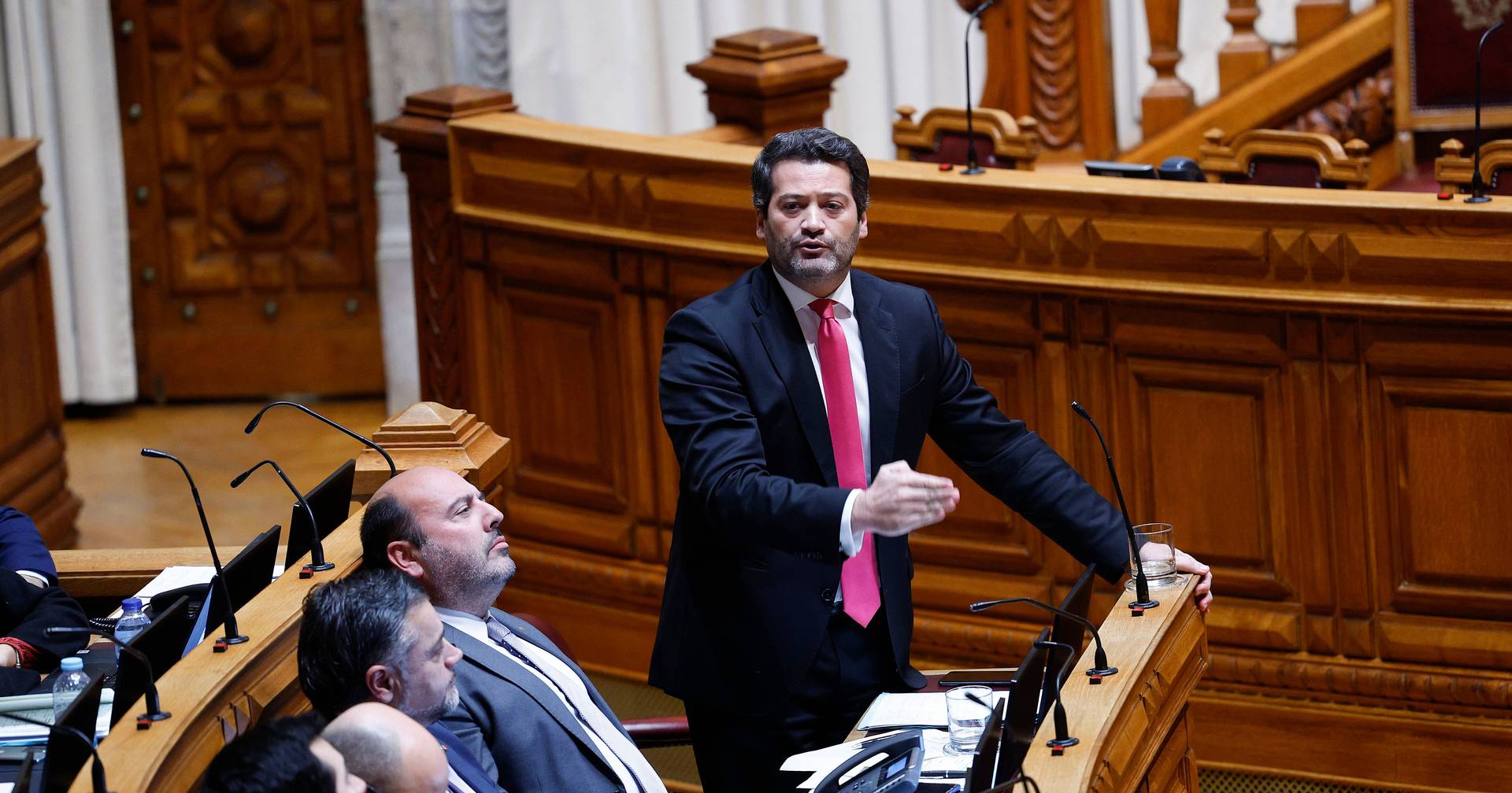 Chega chama ao Parlamento presidente executiva da TAP - SIC Notícias