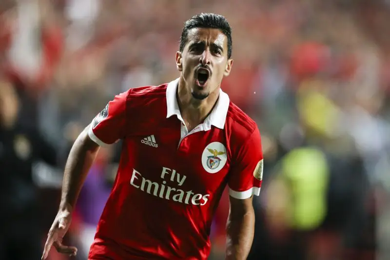 Ao fim de 12 anos, André Almeida sai do Benfica - SIC Notícias