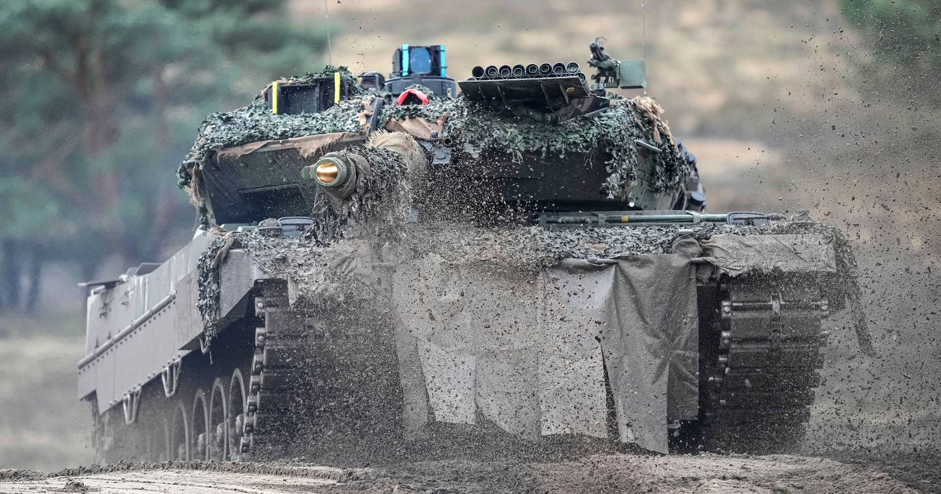 Canadá vai entregar mais quatro tanques Leopard 2 à Ucrânia - SIC Notícias