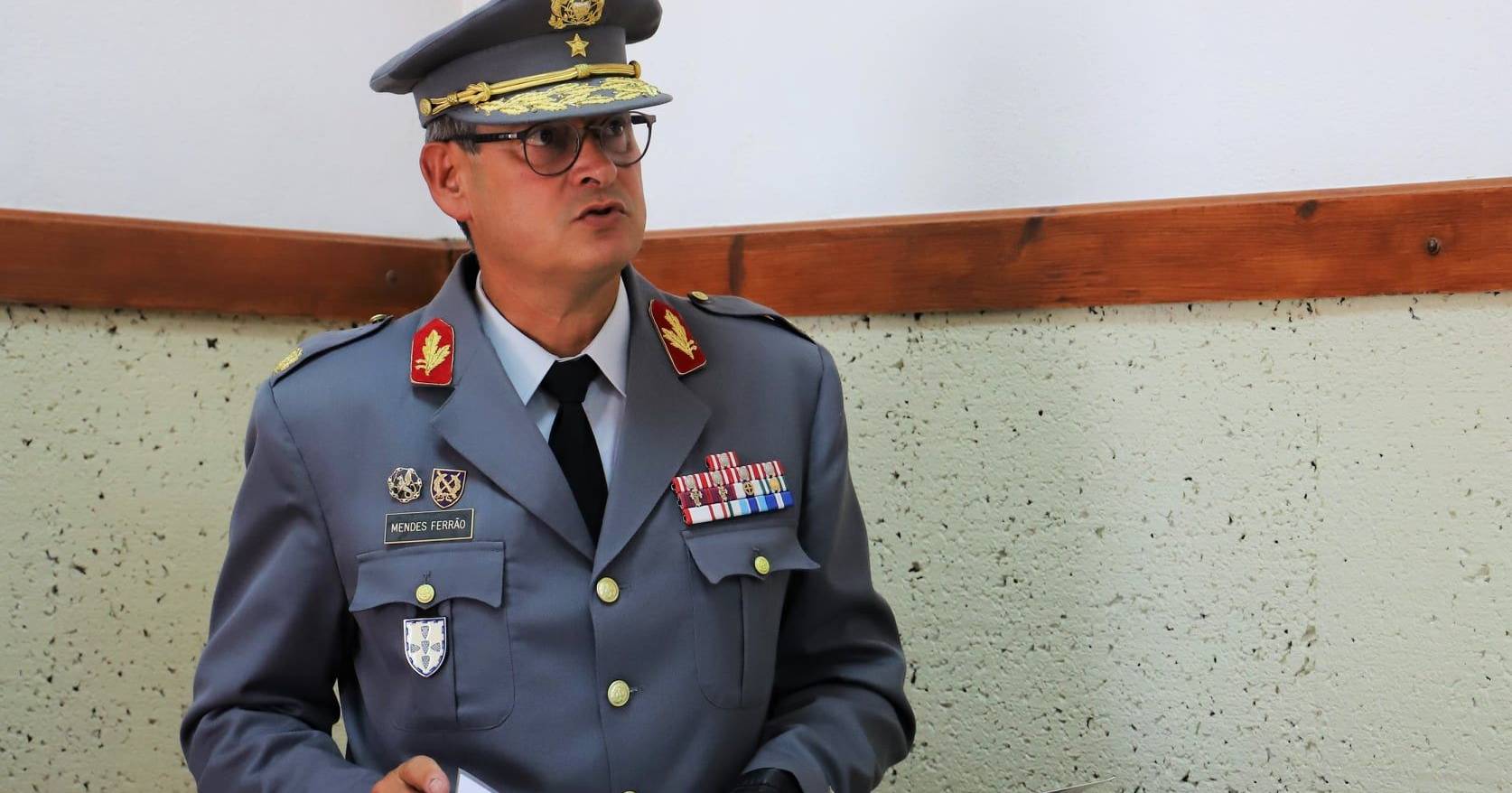 Governo propõe tenente-general Eduardo Ferrão para chefe do Estado ...