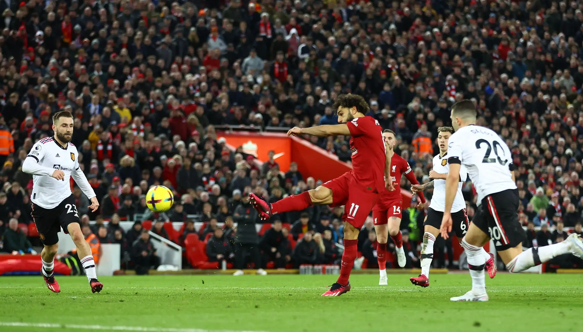 Liverpool Recebe E Goleia Manchester United Por 7 0 Sic Notícias