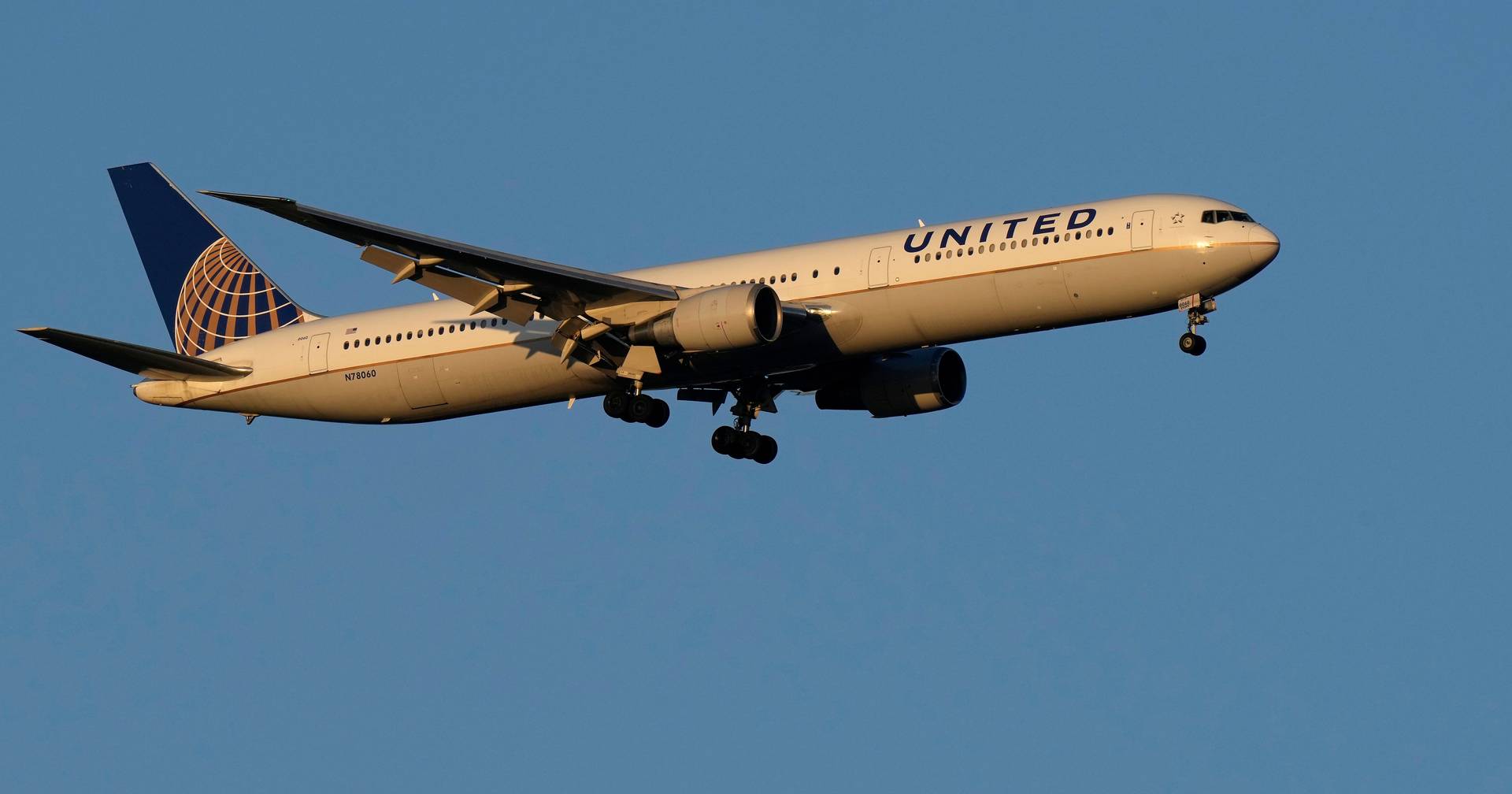United Airlines adia ligação entre Faro e Nova Iorque para 2025 - SIC ...